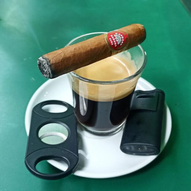 Cómo fumar un puro - Cigar Smoker Club