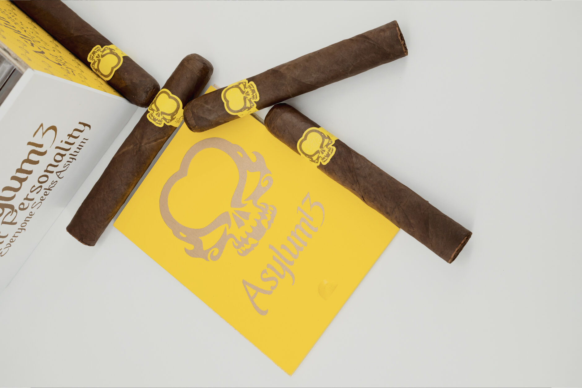 Asylum 13 Split Personalit - Cigar Smoker Club