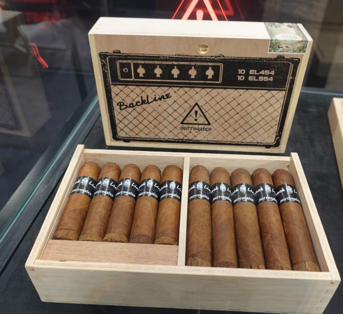 Surrogates Back Line EL554 precio y opiniones - Cigar Smoker Club