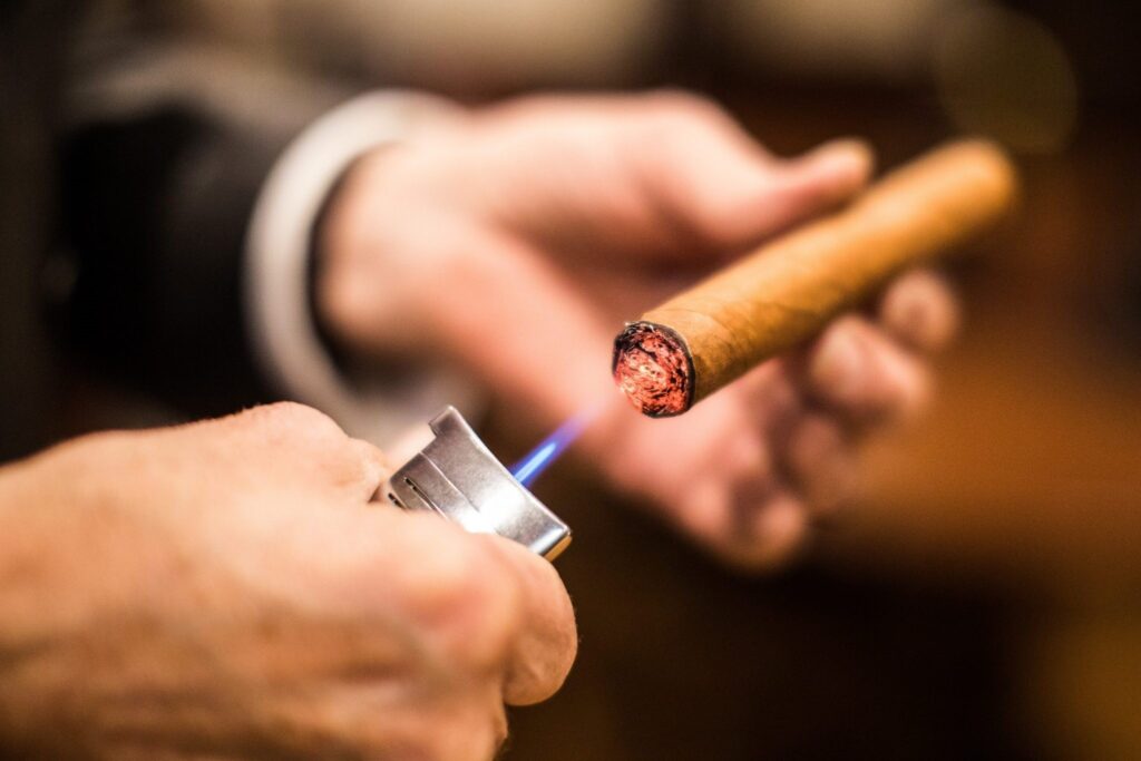 Cómo fumar un puro - Cigar Smoker Club