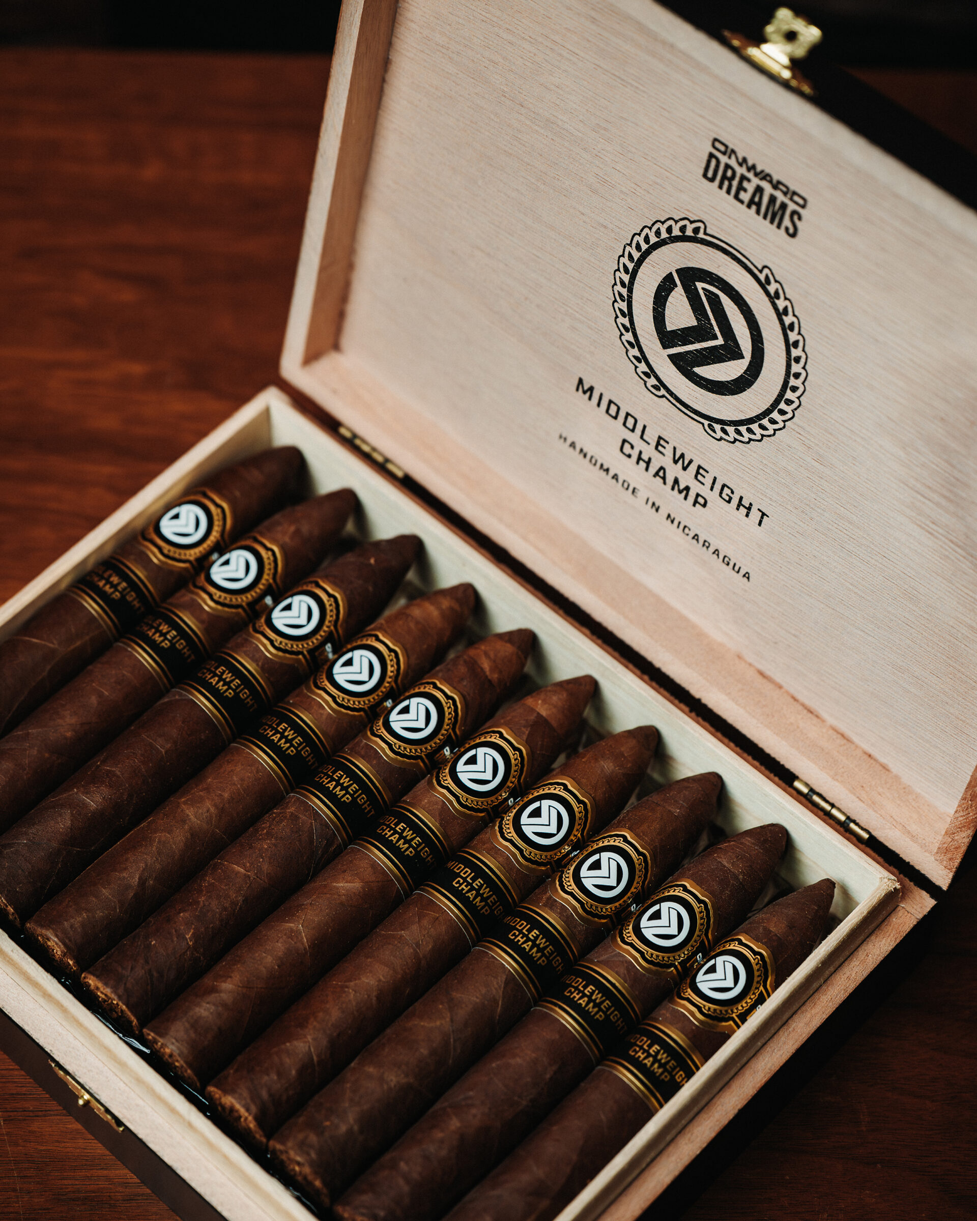 Dreamer Cigars lanza el Onward Dreams Middleweight Champ: el nuevo ...