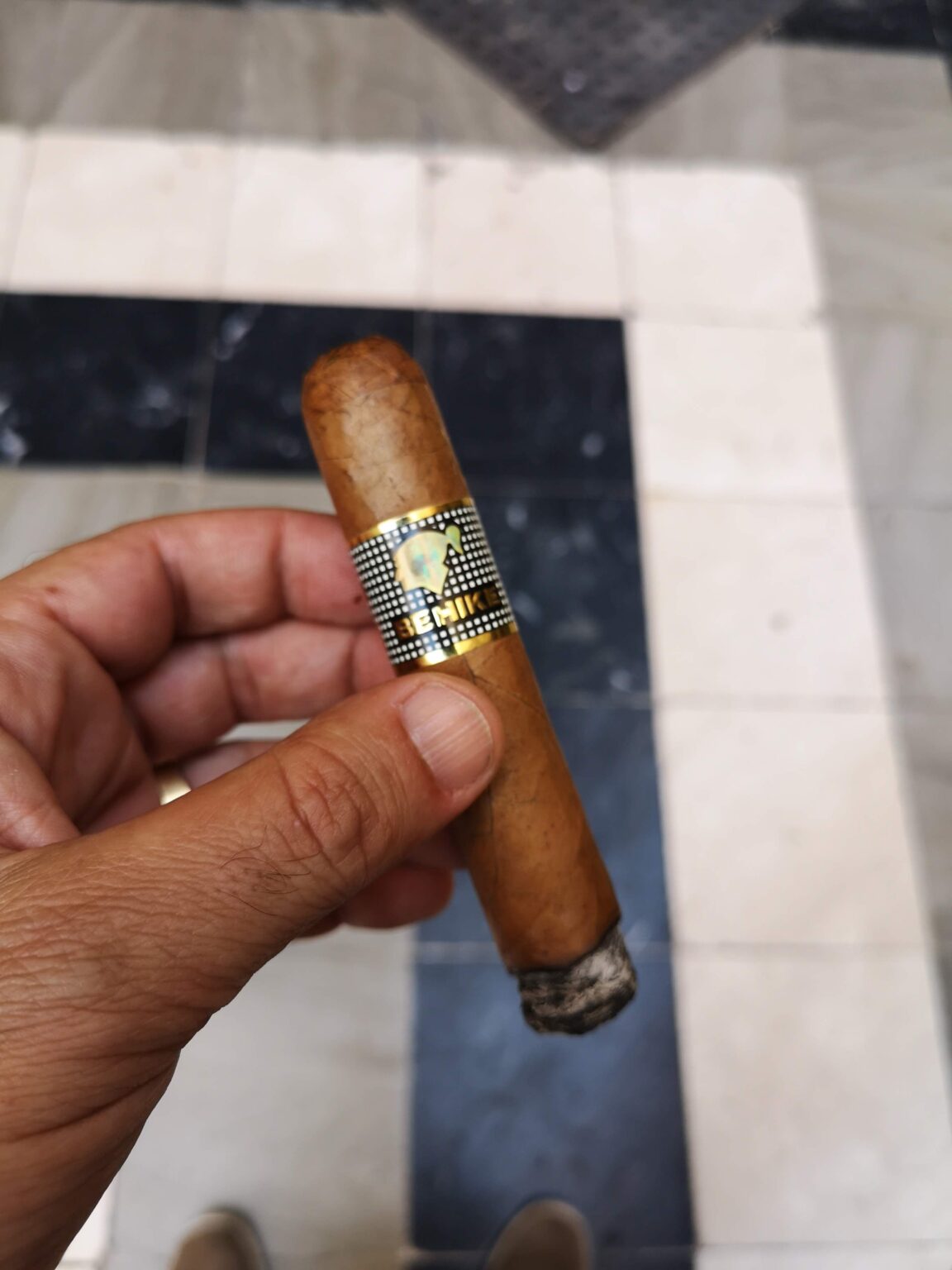 Cohiba Behike 52: el cigar que redefine el lujo del humo cubano - Cigar ...